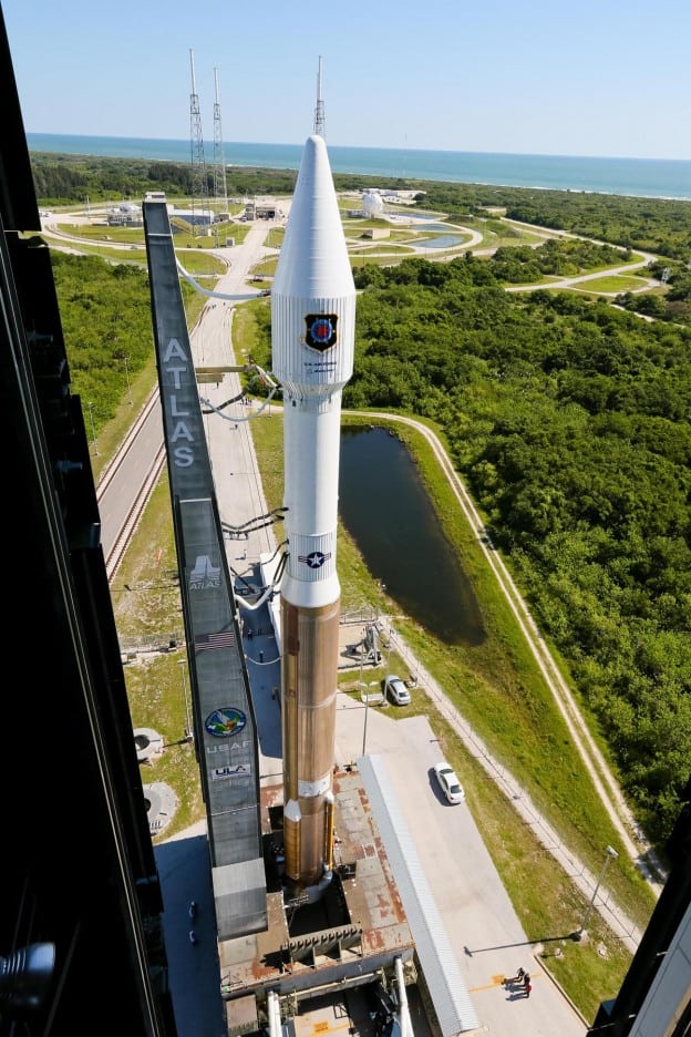ULA Plans To Recover Next-Gen Engine In Mid-Air After Flight - Defense ...