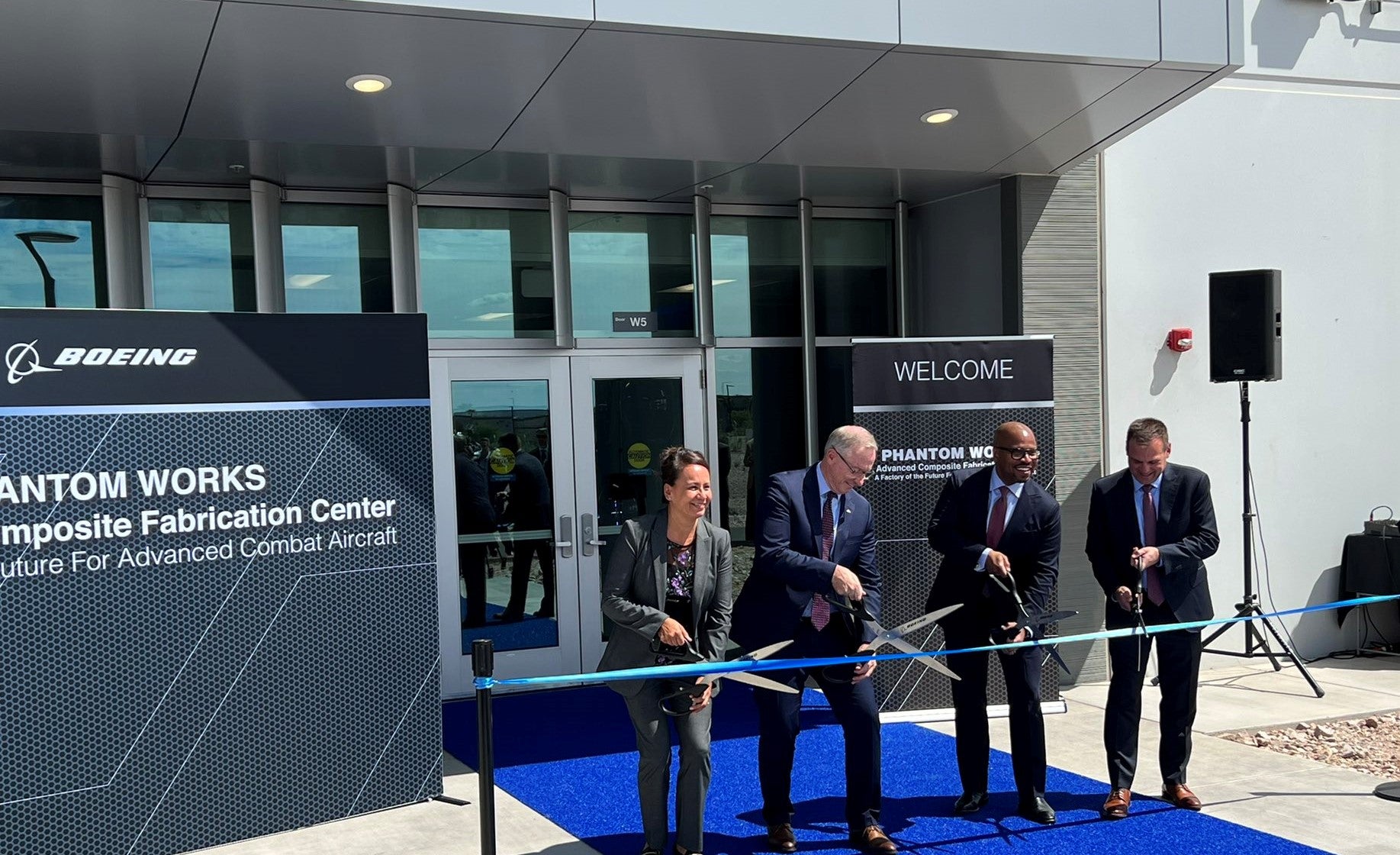 Boeing Opens New Advanced Composite Fabrication Center For Future ...