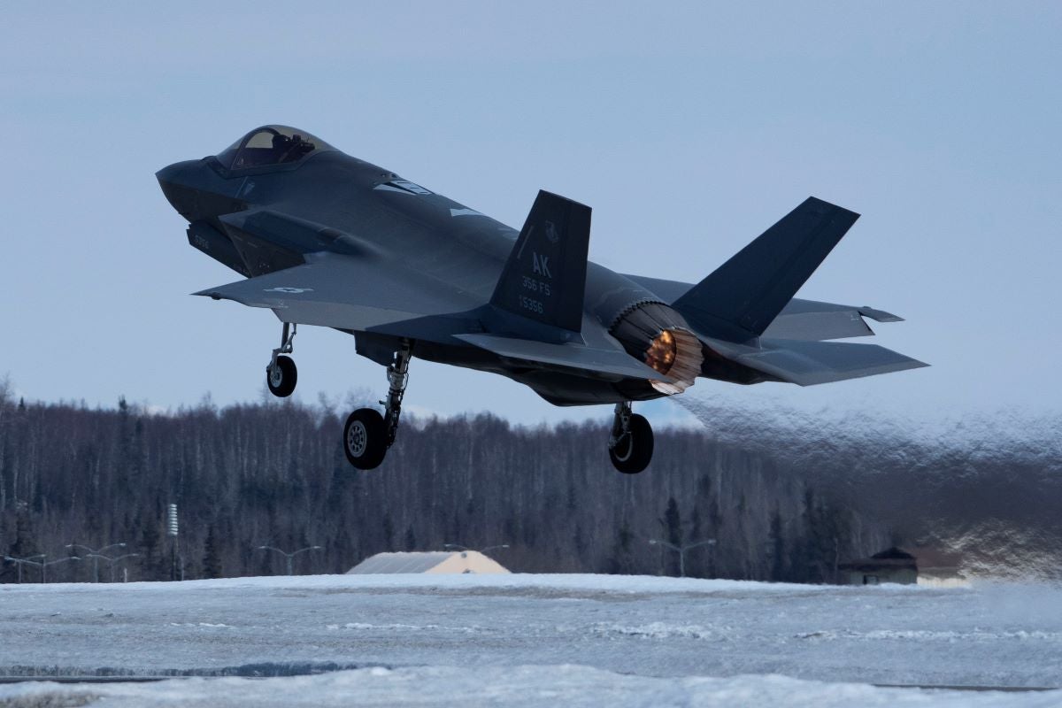 Pentagon Awards Raytheon's Pratt & Whitney $2 Billion Contract for F135 ...
