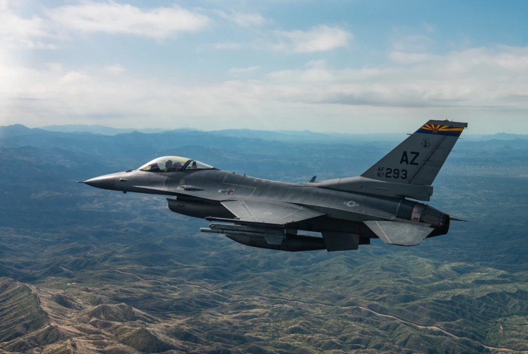 U.S. Will Begin Training Ukrainians On F-16s In October, DoD Says ...