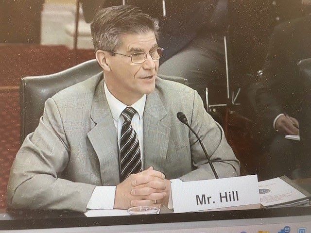 Sen. Warren Pressing DoD to Help Nix Russian Use of Starlink - Defense ...